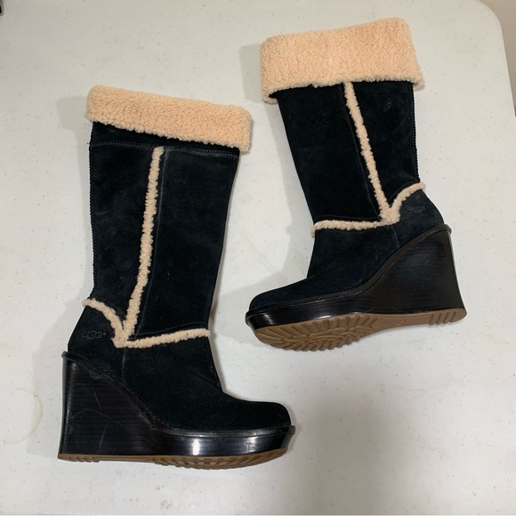 UGG | Shoes | Rare Unique Black Sherpa Ugg Wedged Boots Womens 9 Y2k F5 ...